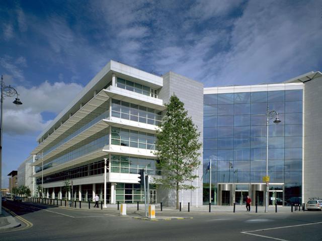 Highlights of *Recent* Dublin Architecture (circa 2002) – _____ Ó